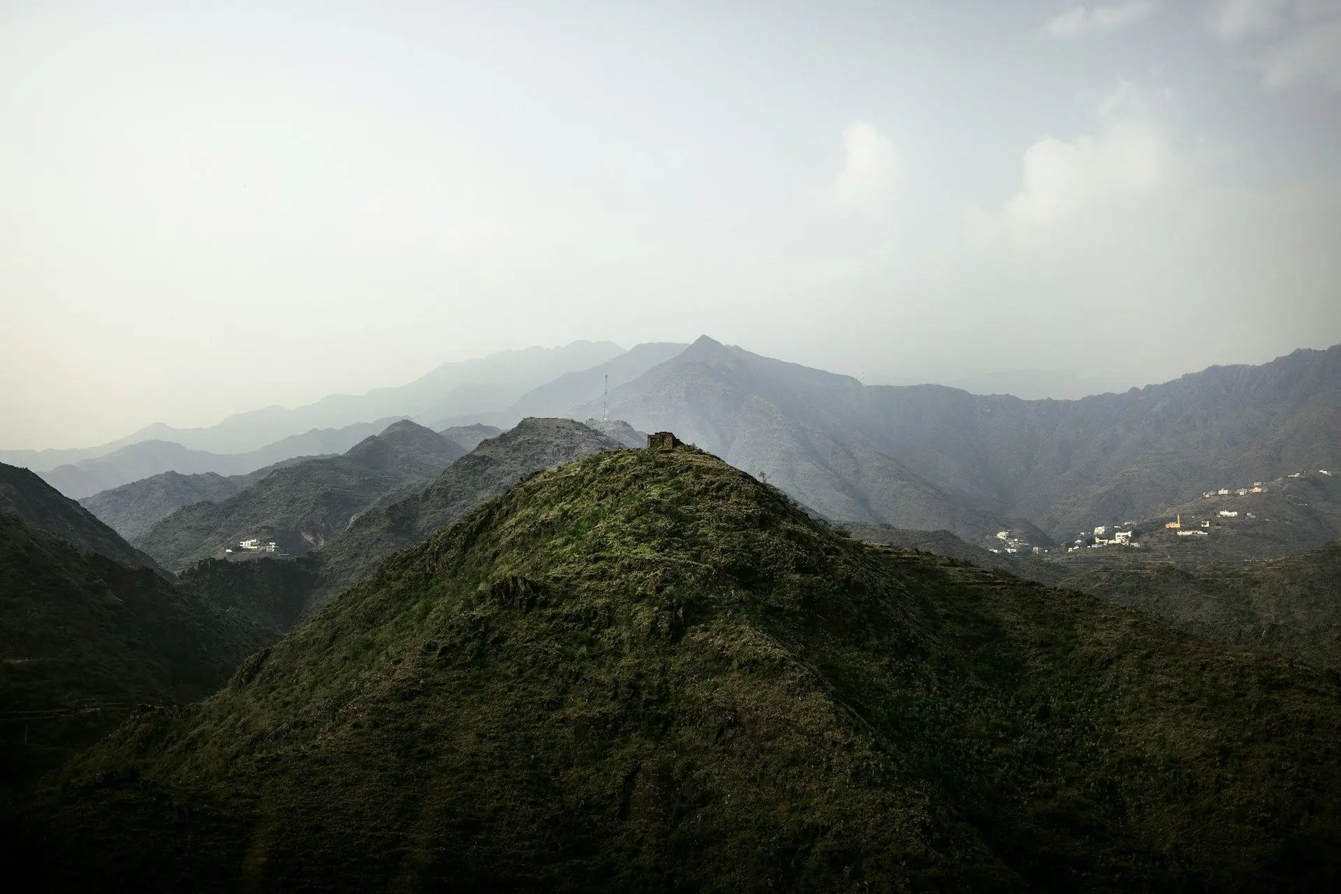 Cool Mountain Escapes in Saudi Arabia for Summer 2025 - The Sandy Times